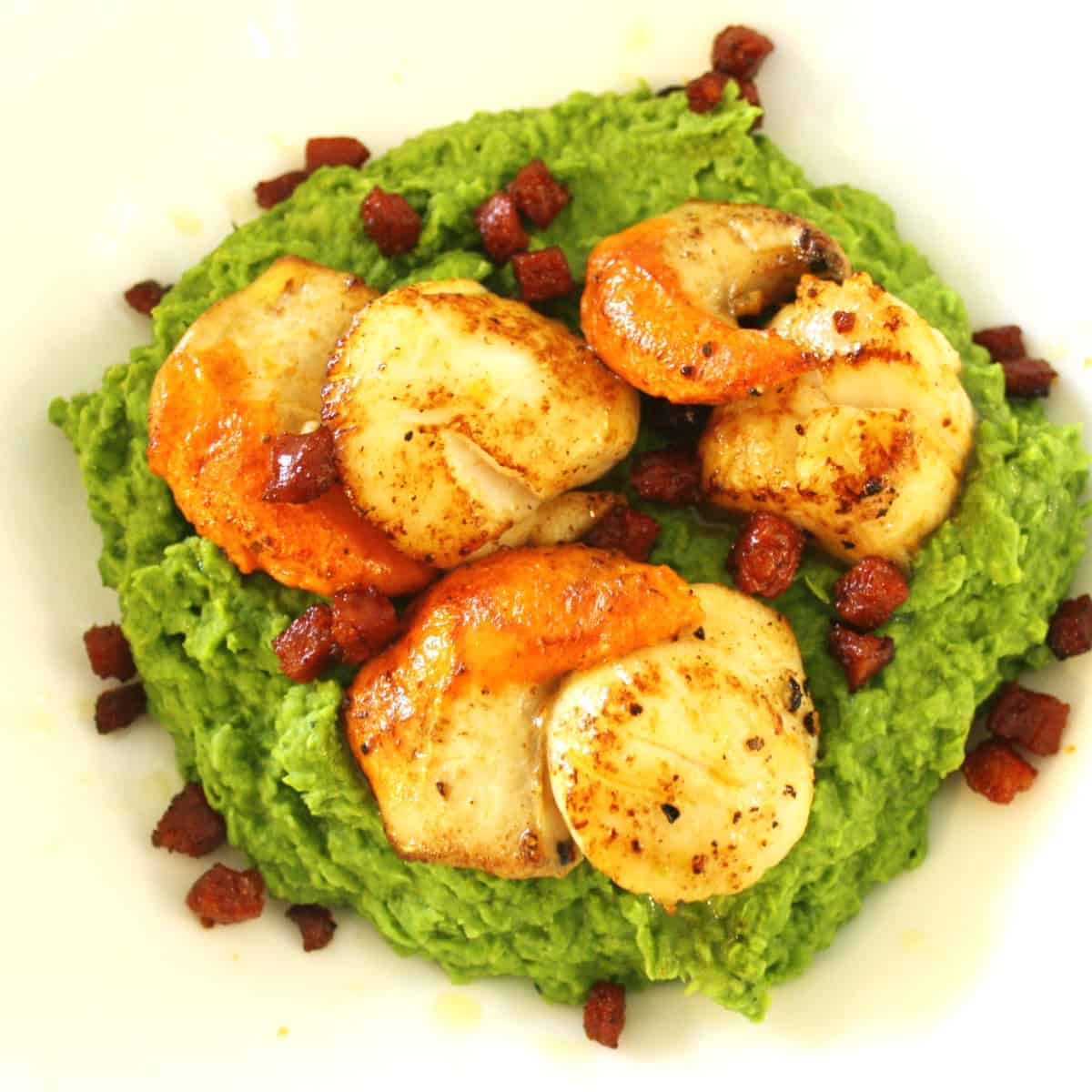Scallops with Chorizo and Pea Purée - Chez Le Rêve Français