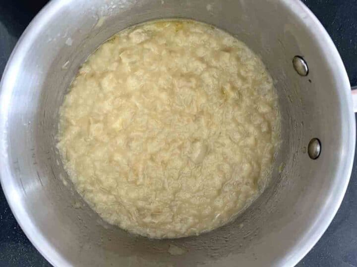 White Onion Sauce - French Sauce Soubise - Chez Le Rêve Français