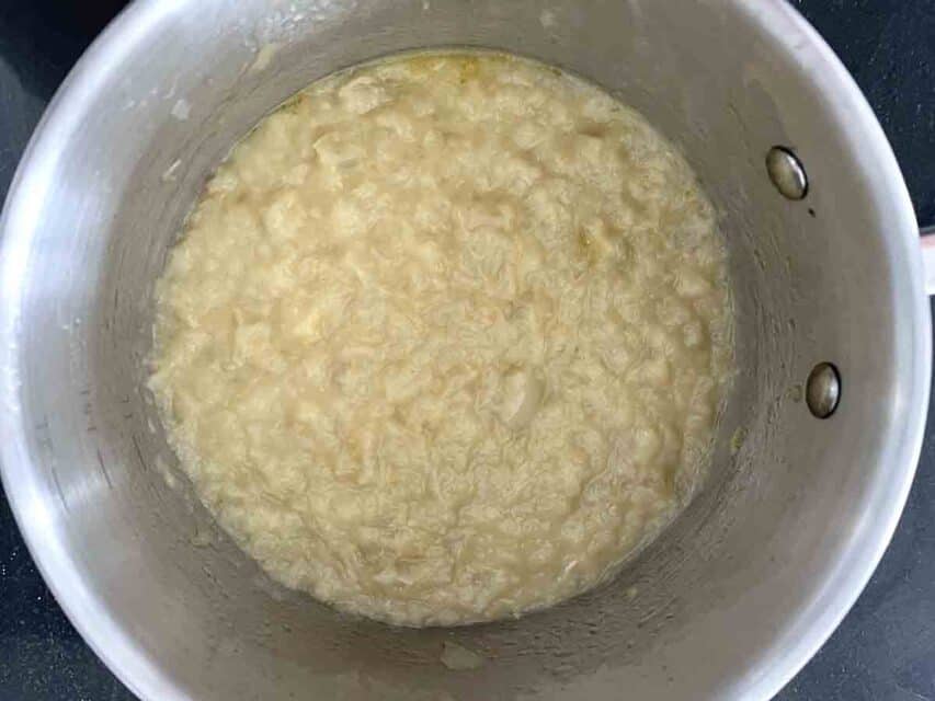 White Onion Sauce - French Sauce Soubise - Chez Le Rêve Français