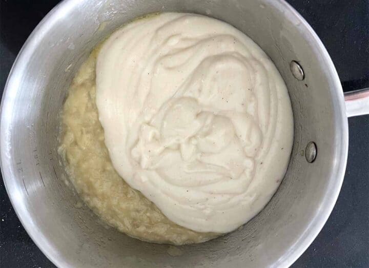 White Onion Sauce - French Sauce Soubise - Chez Le Rêve Français