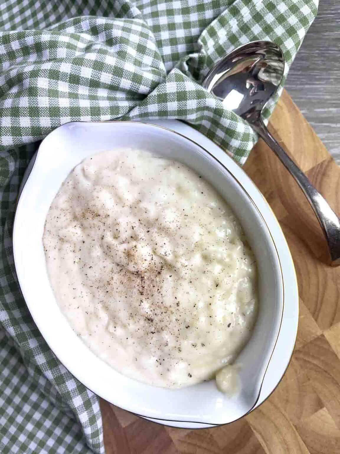 White Onion Sauce - French Sauce Soubise - Chez Le Rêve Français