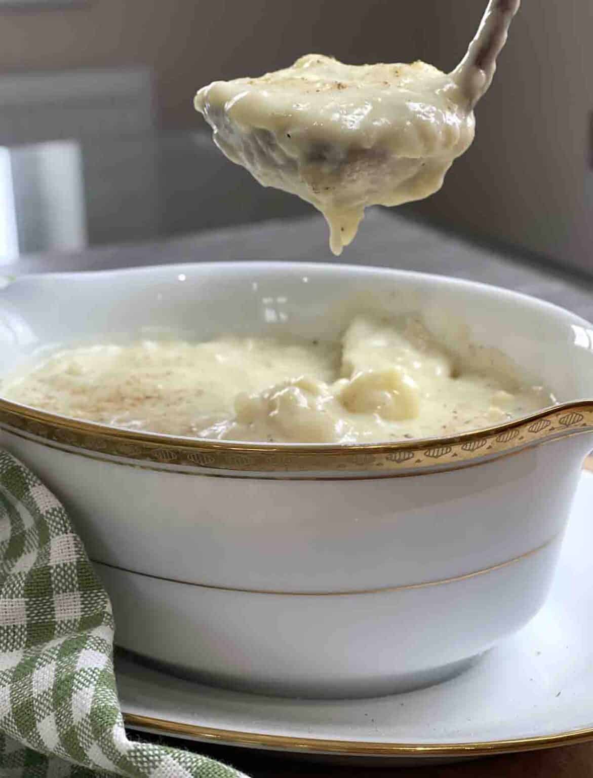 White Onion Sauce - French Sauce Soubise - Chez Le Rêve Français