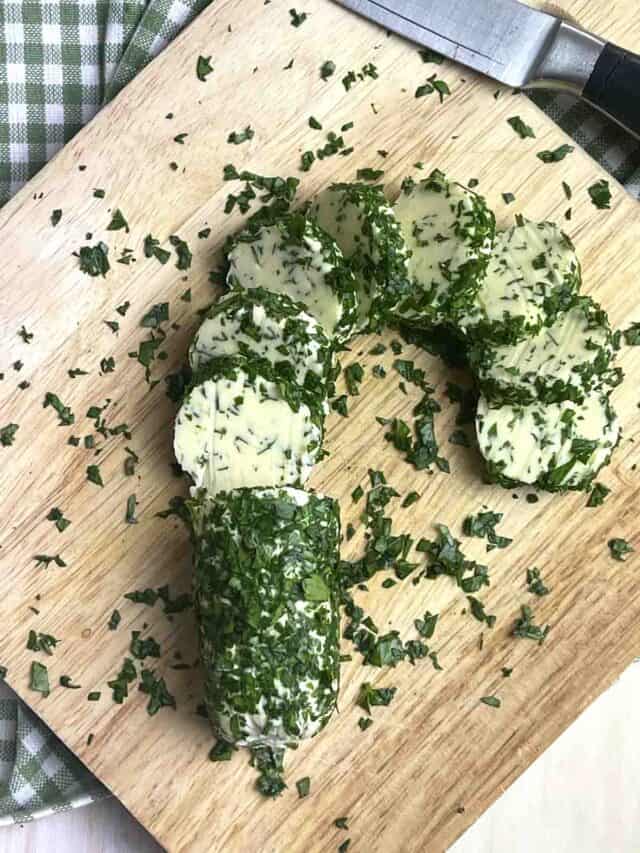 Parsley Garlic Butter with 4 Variations - Chez Le Rêve Français