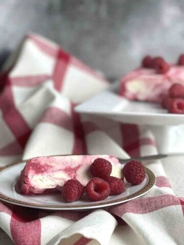 Raspberry Parfait - Chez Le Rêve Français