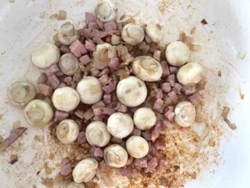 Chicken Supreme with Supreme Sauce - Chez Le Rêve Français