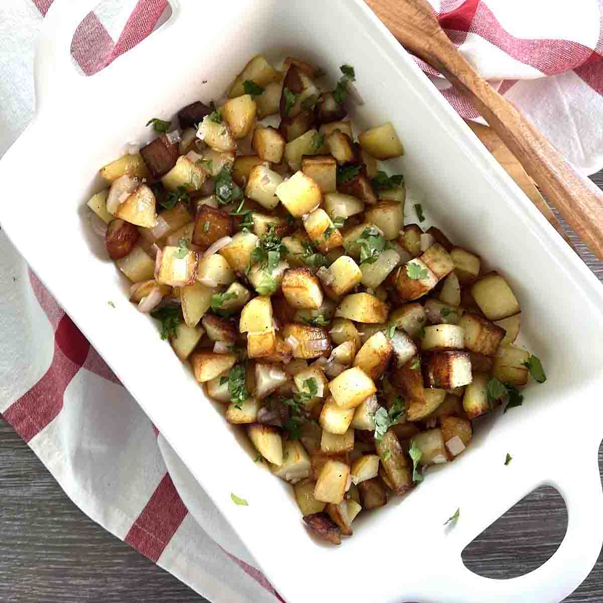 Potatoes Boulangère - French Onion Potato Bake - Chez Le Rêve Français