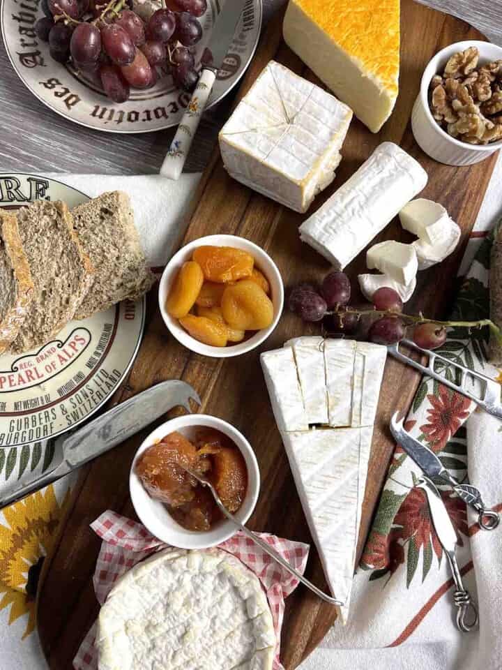 French Cheese Board - Chez Le Rêve Français