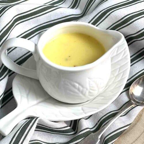 White Onion Sauce - French Sauce Soubise - Chez Le Rêve Français