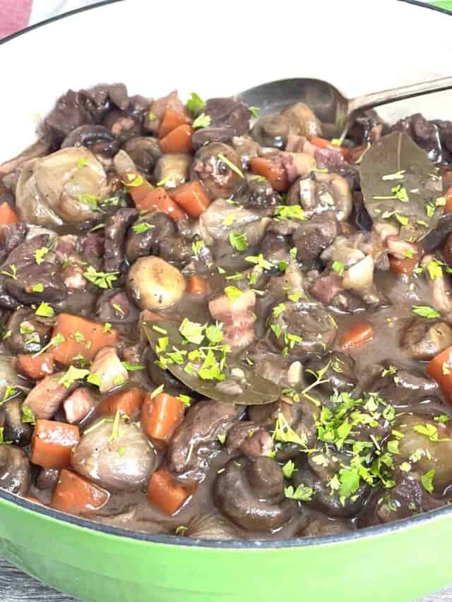 Venison Bourguignon - Chez Le Rêve Français