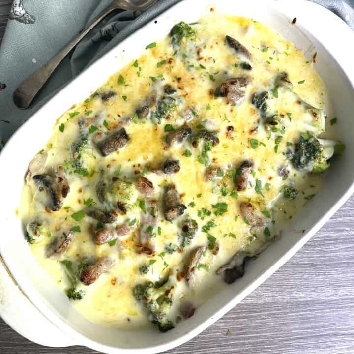 Chicken Supreme with Supreme Sauce - Chez Le Rêve Français